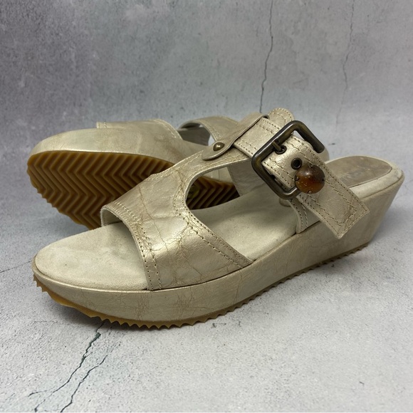 Aquatalia | Shoes | Aquatalia By Marvin K Distressed Wedge Sandal Size ...